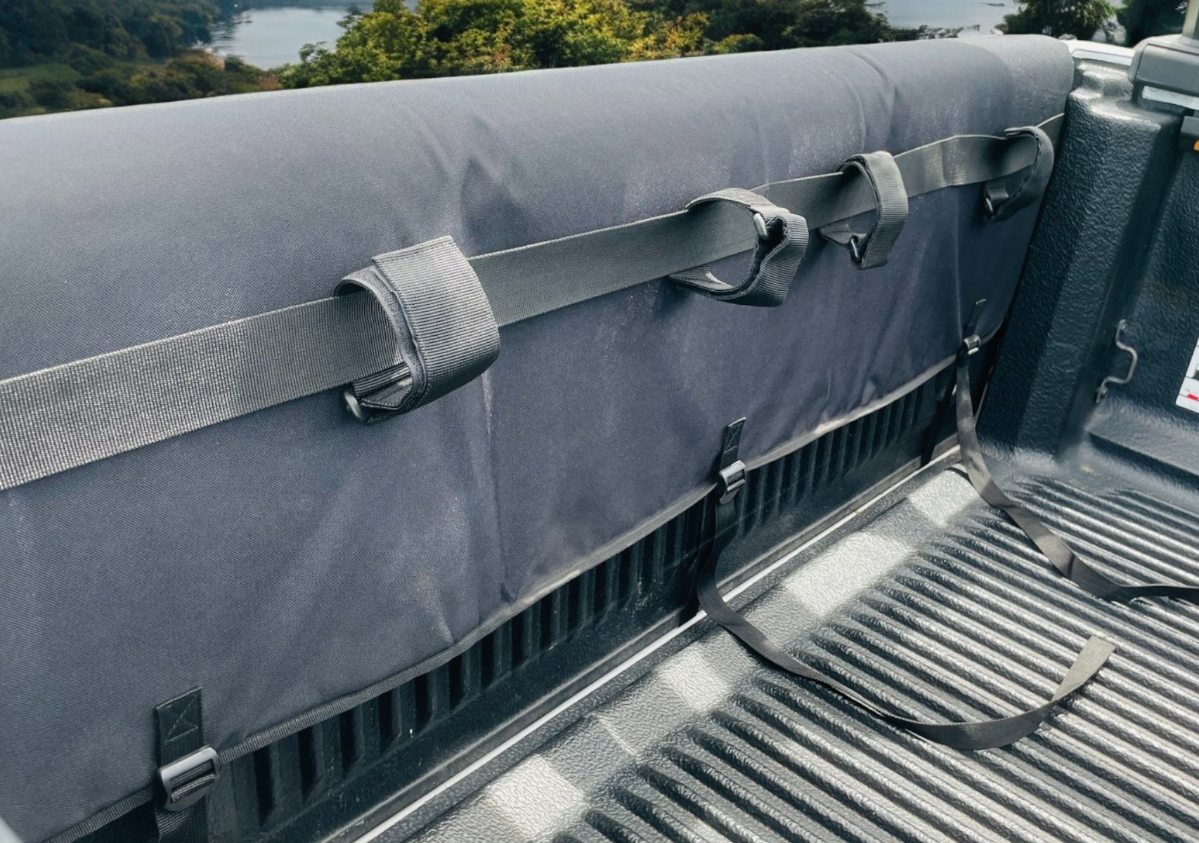 PICKUP TRUCK TAIL GUARD